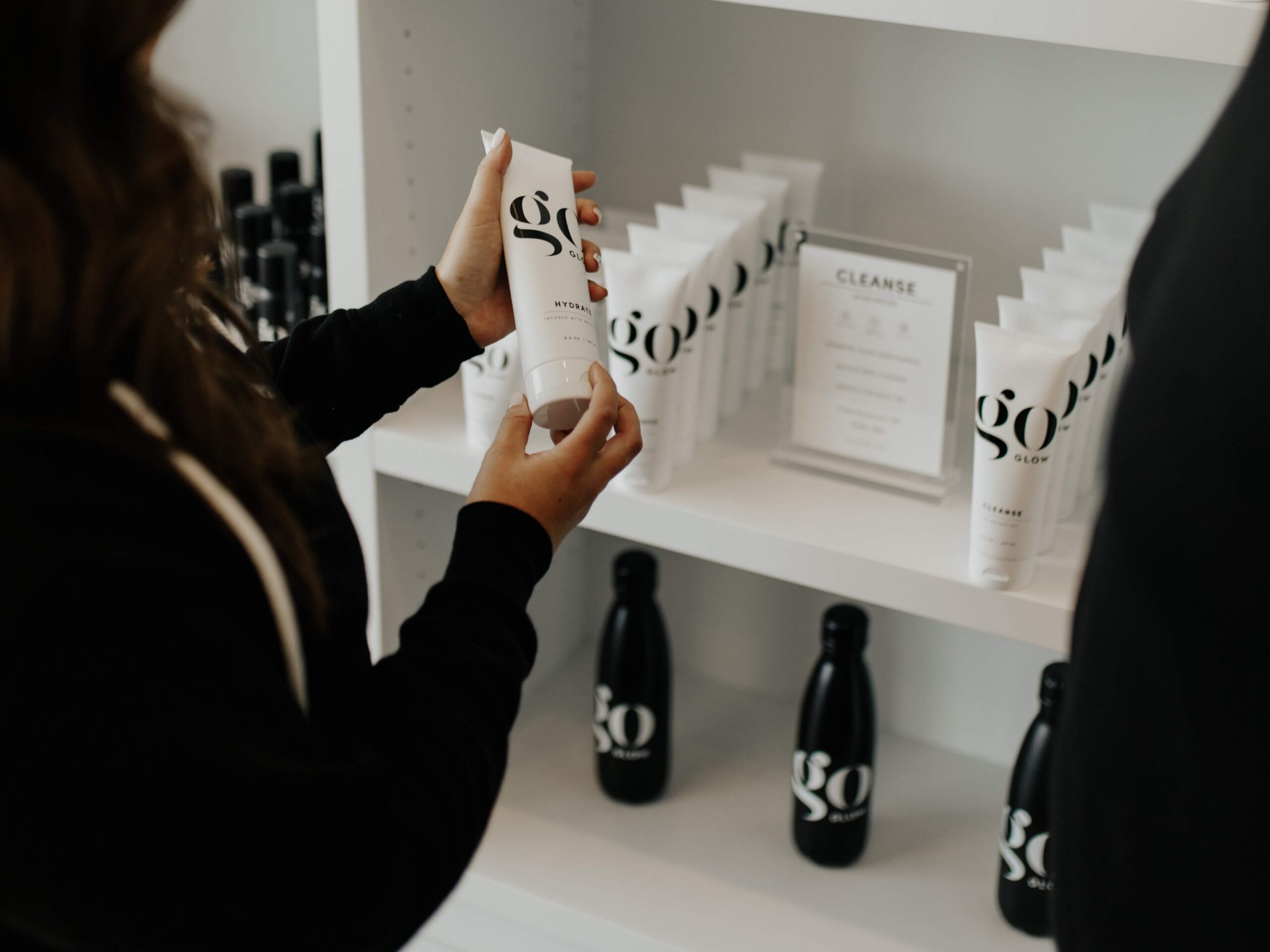 Spray Tan vs Sun Tanning: Understanding the Skin Health Difference - goGLOW